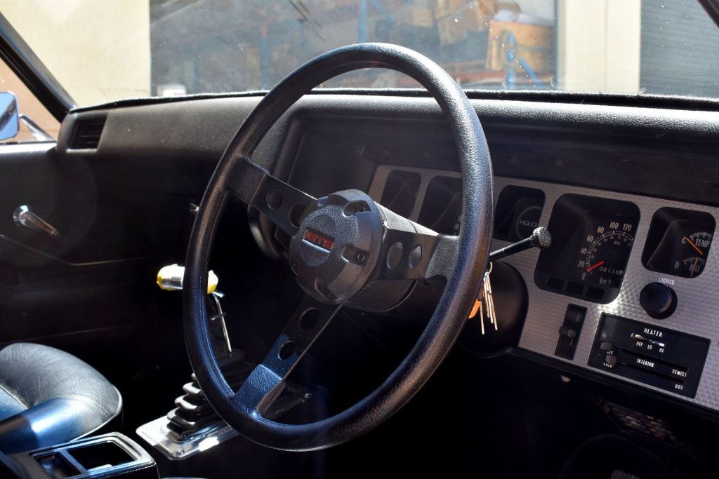 HQ Holden Muscle Car - Cruisin Automotive